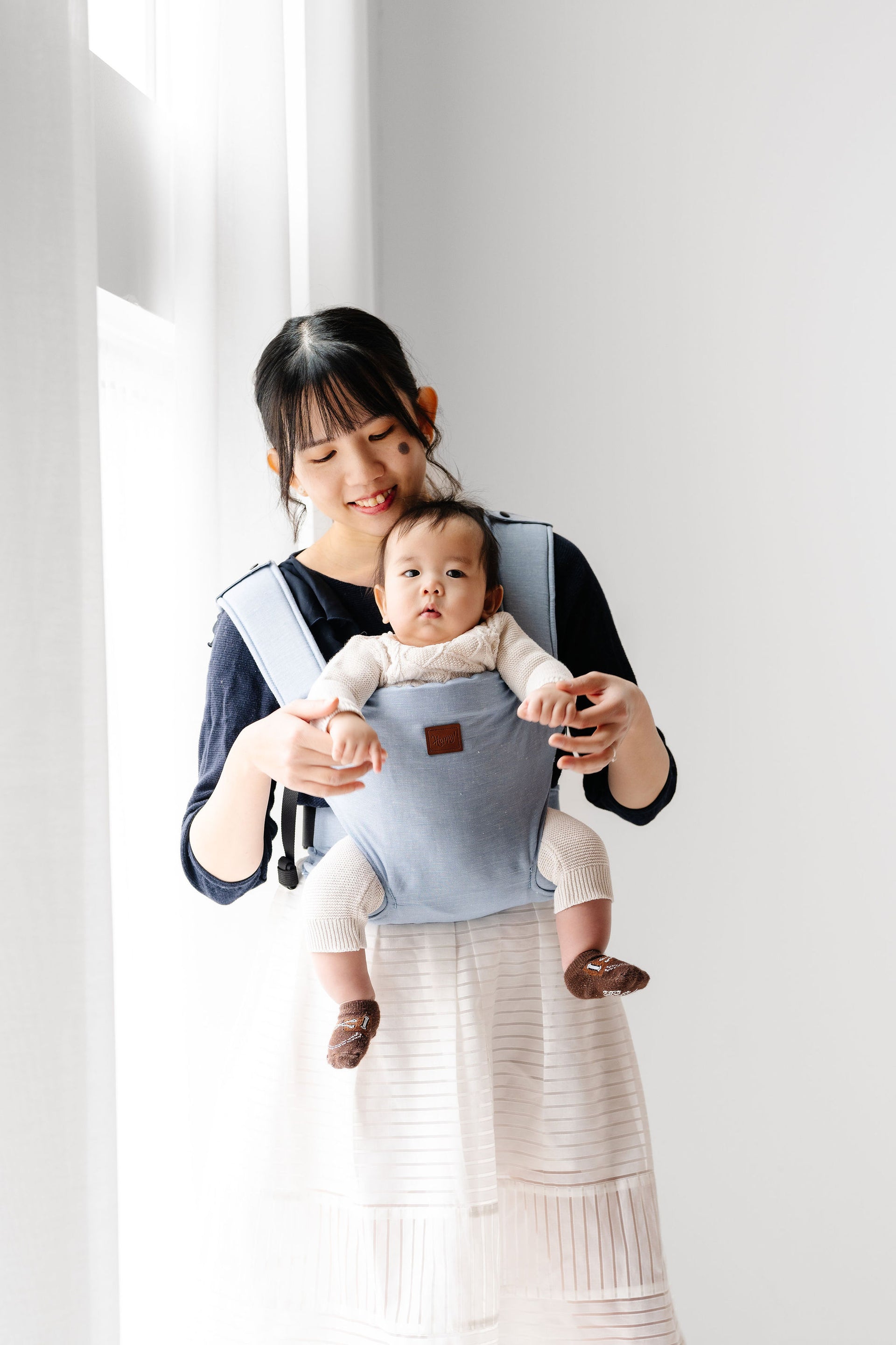 Exploring the World Together: Forward-Facing Baby Carriers – Happy Baby